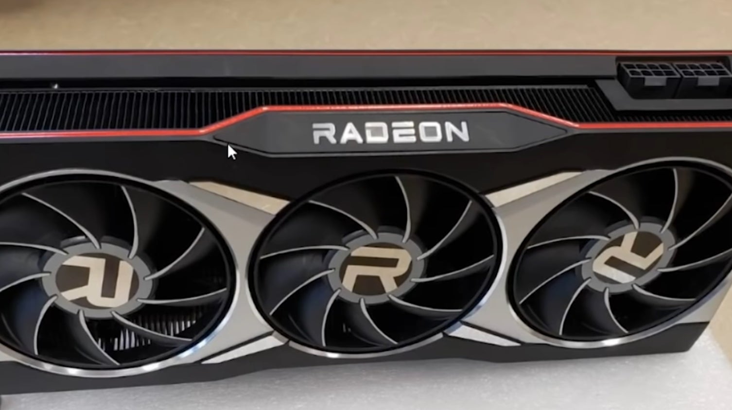 Atualizado: Primeira fotografia da AMD Radeon RX 6900 | Eurogamer.pt