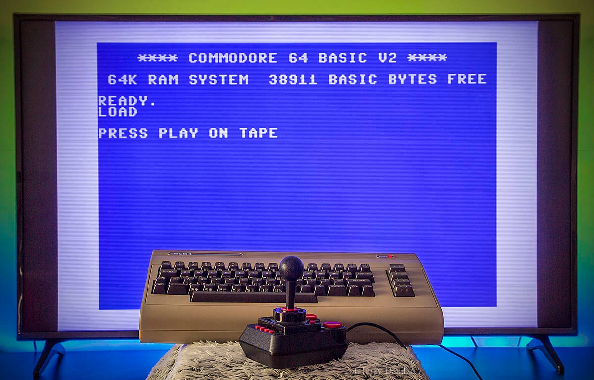 C64 Maxi - test nowej wersji legendarnego Commodore 64 | Eurogamer.pl