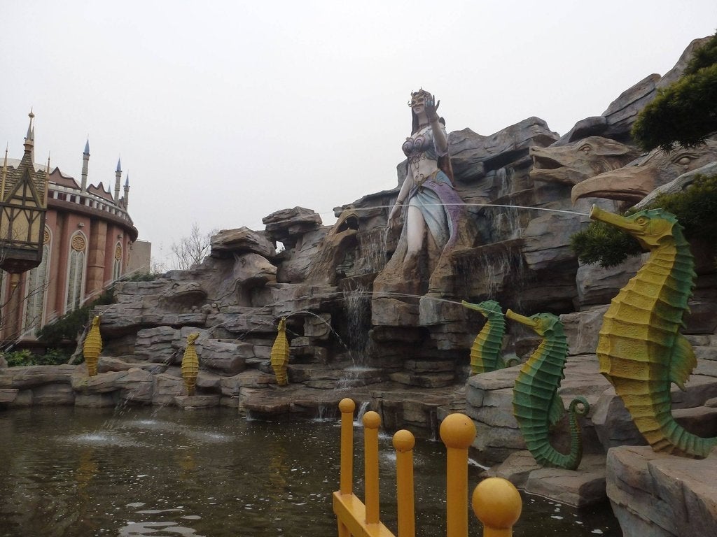 Behold the amazing unlicensed Chinese World of Warcraft amusement park ...