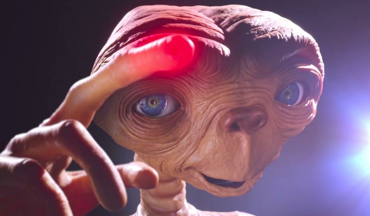 Fanhome's E.T. The Extra-Terrestrial kit makes it easy to build ...