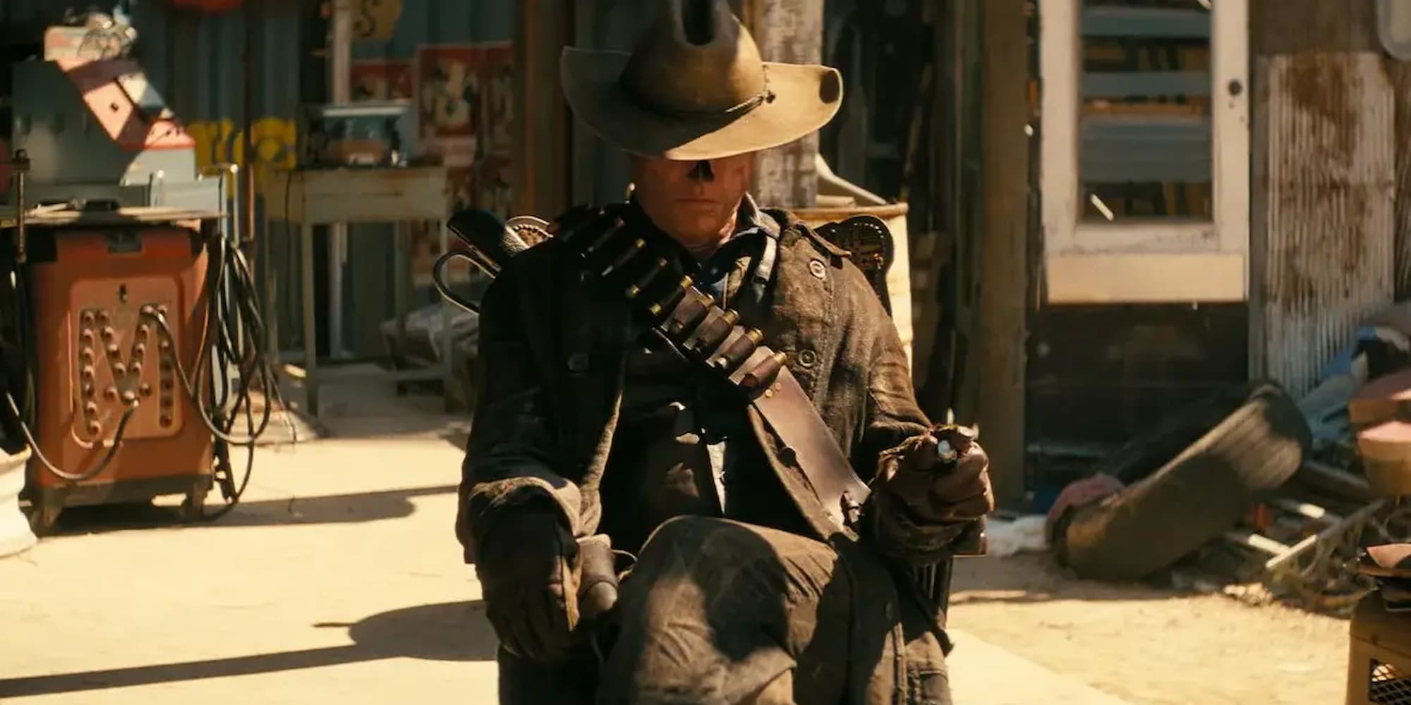 Amazon will be dropping all eight episodes of Fallout season 1 all at ...