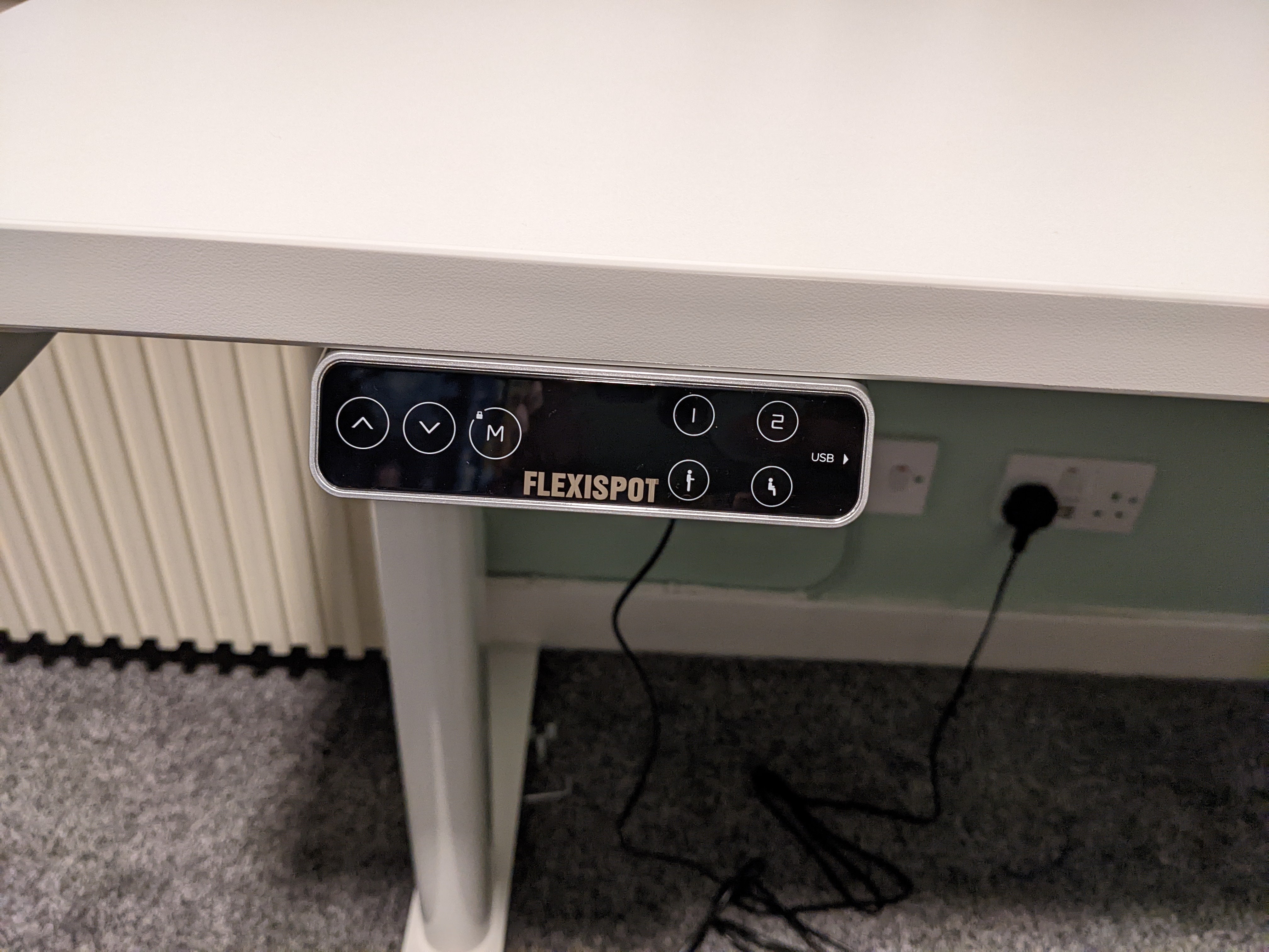 Here's why the FlexiSpot E8 adjustable desk is great for gaming and ...