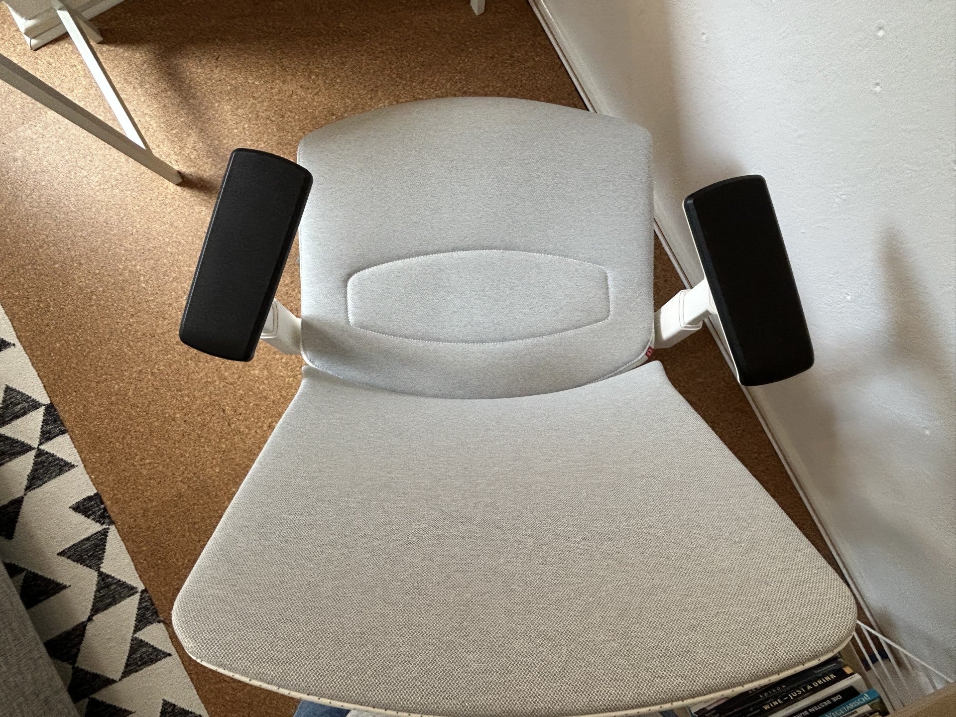 Interstuhl Pure Fashion Bürostuhl im Test: So sitzt man wohl in der ...