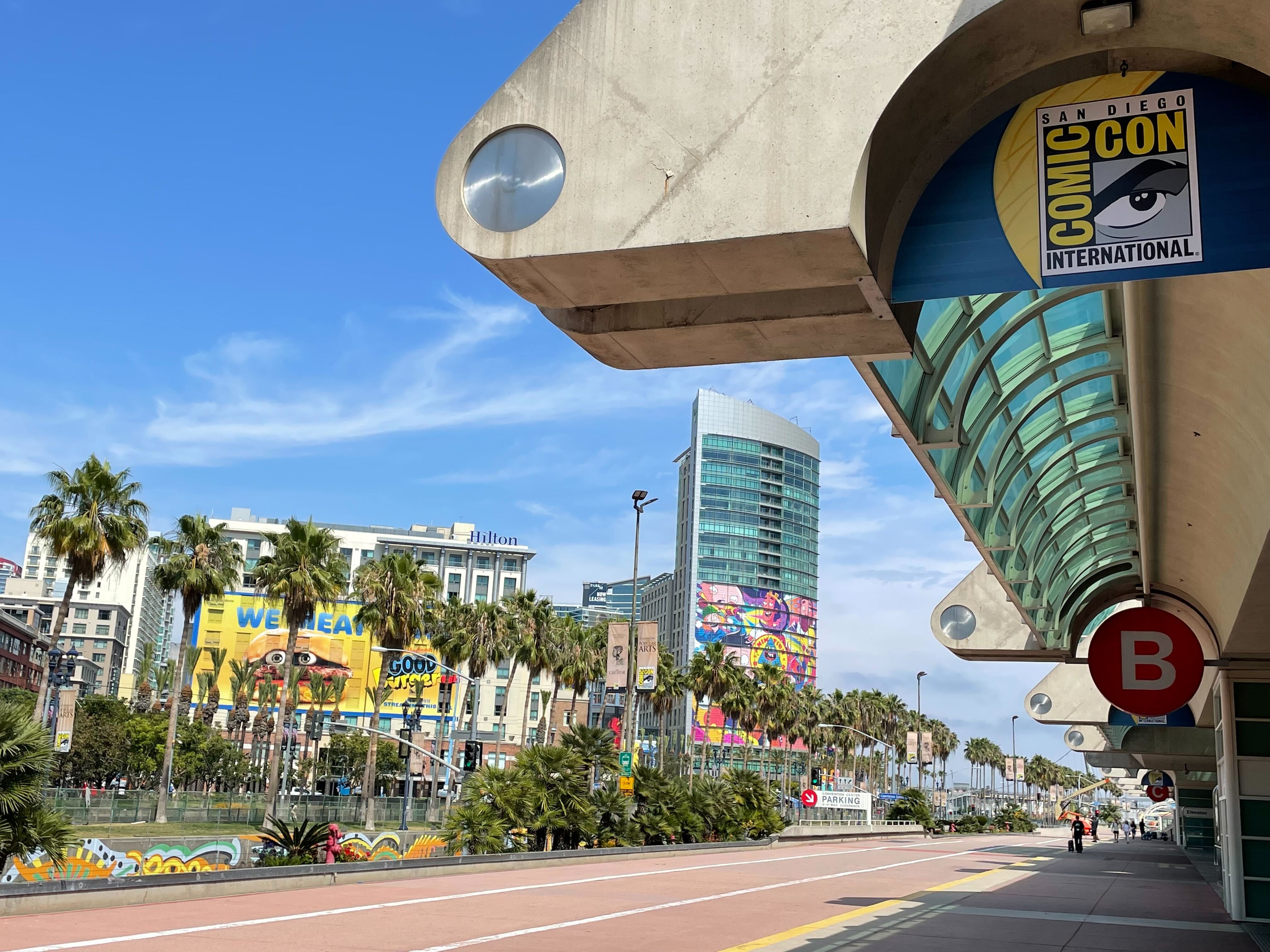 A Complete Guide to the Biggest Comic Conventions Coming Up - Universal ...
