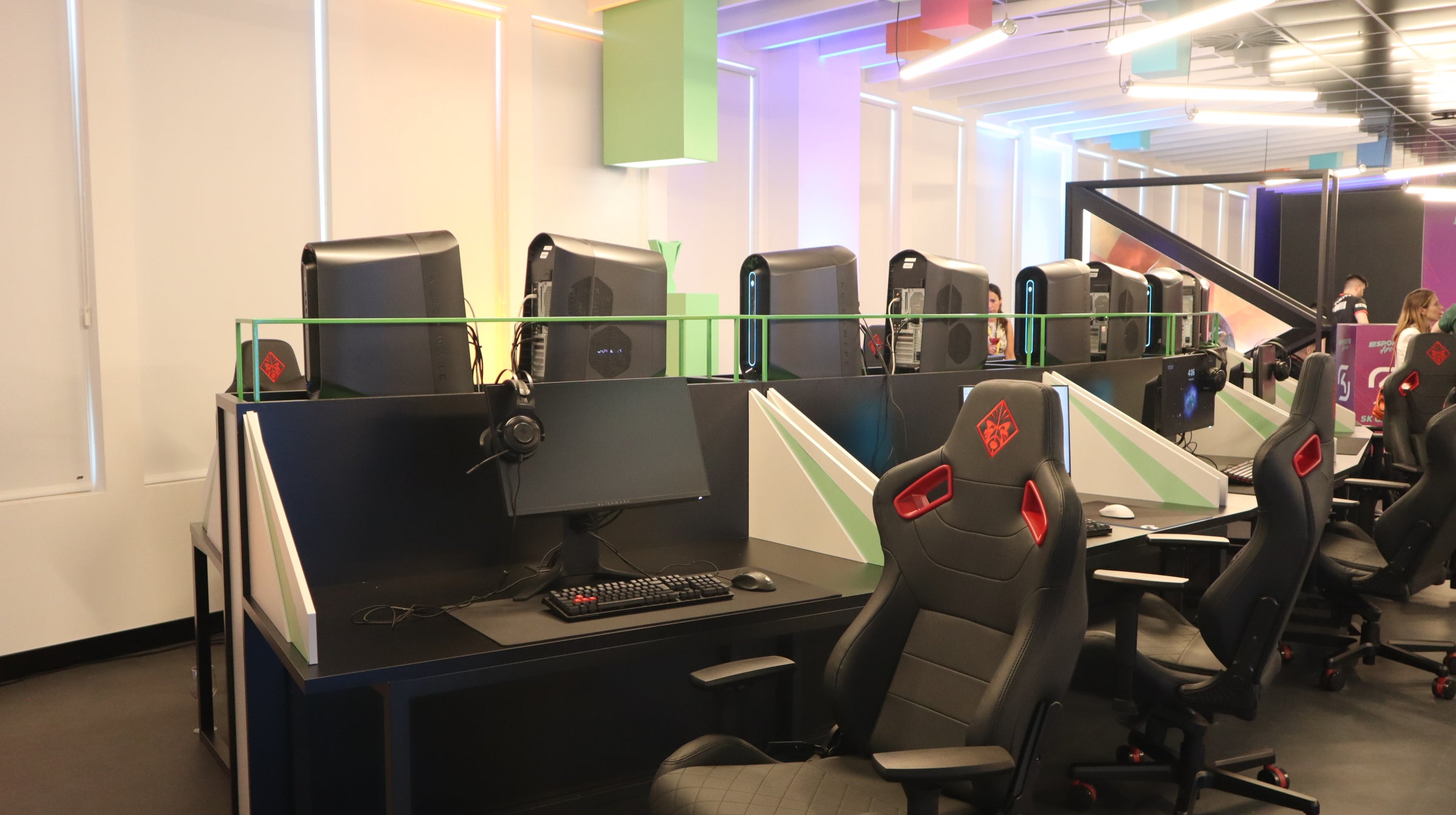 Vê a nova arena eSports da Teleperformance | Eurogamer.pt