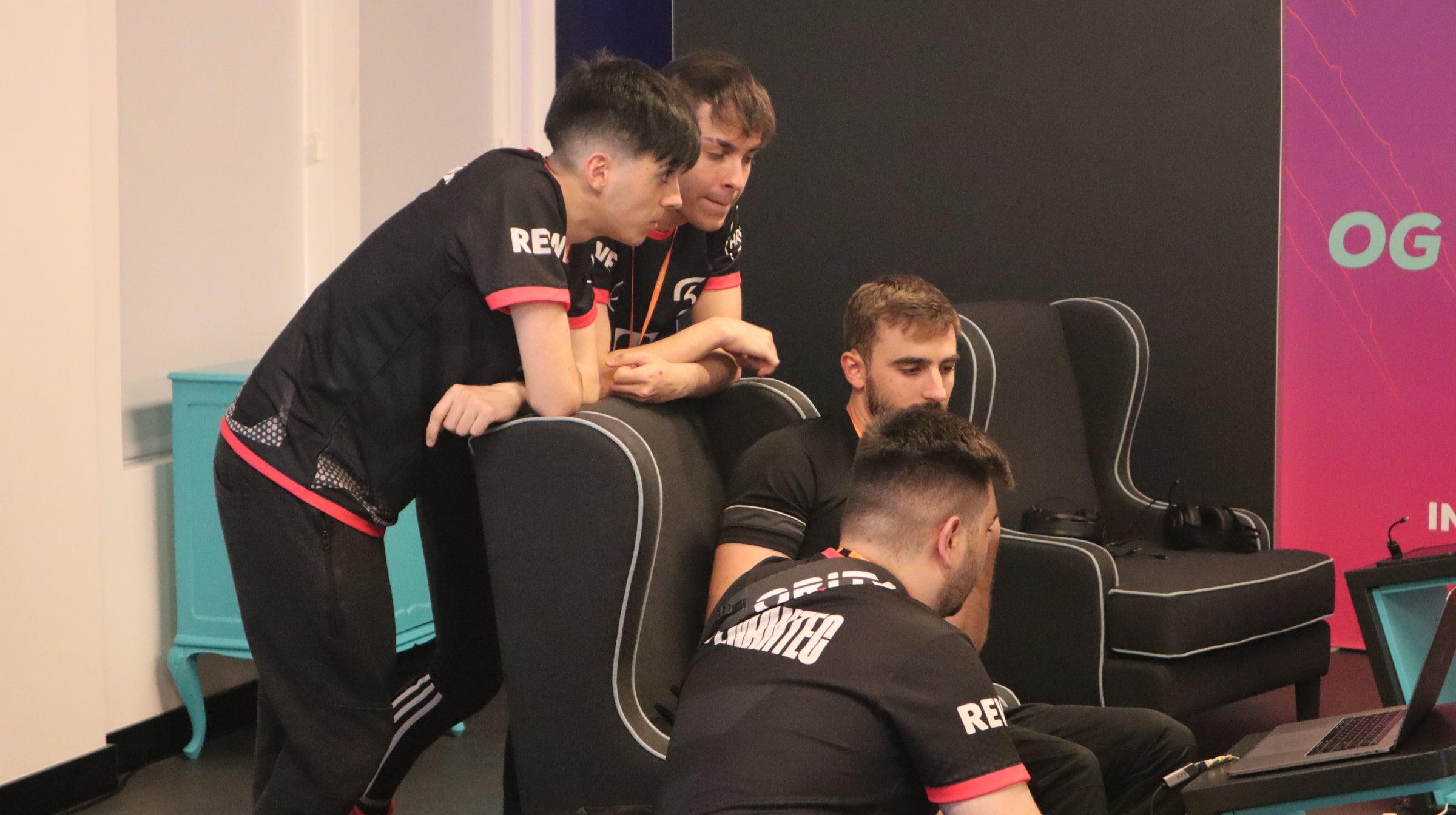 Vê a nova arena eSports da Teleperformance | Eurogamer.pt