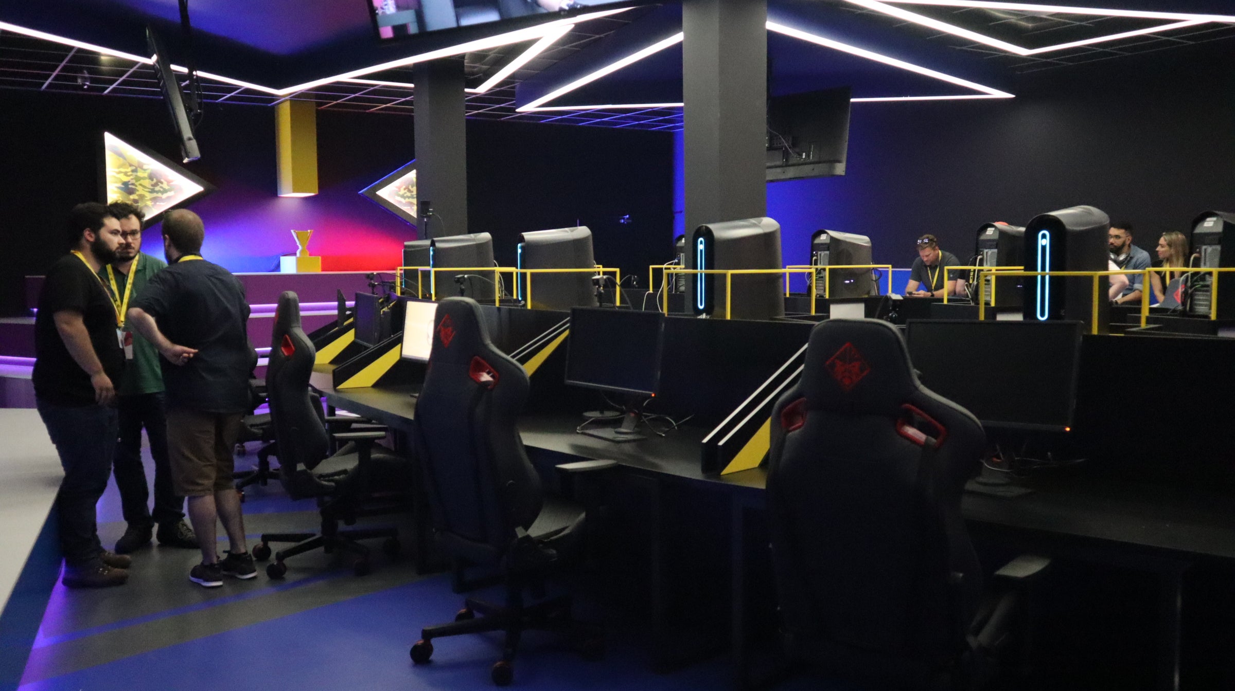 Vê a nova arena eSports da Teleperformance | Eurogamer.pt