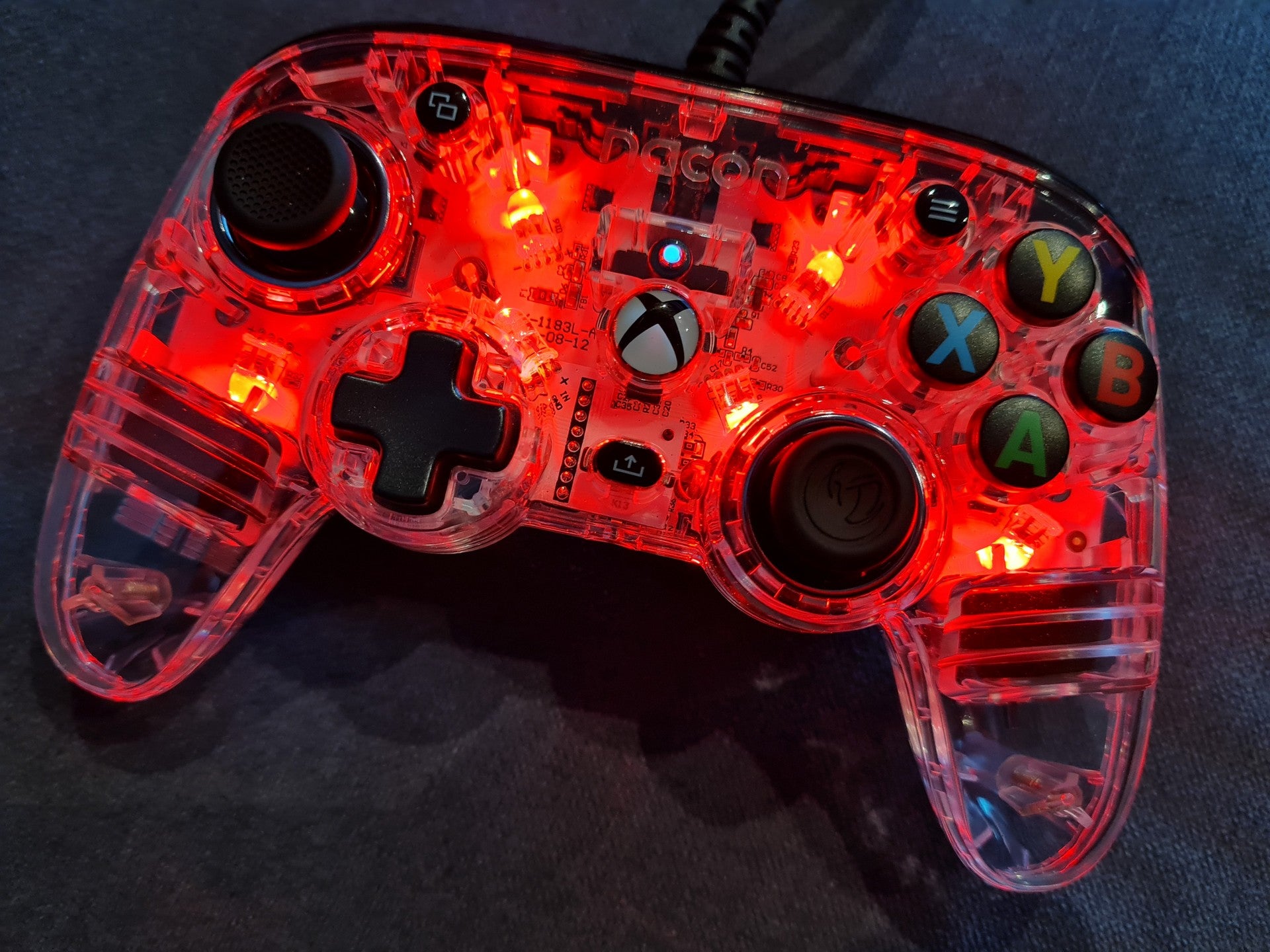 Nacon Pro Compact Colorlight Controller im Test - Leuchtet, ist ...