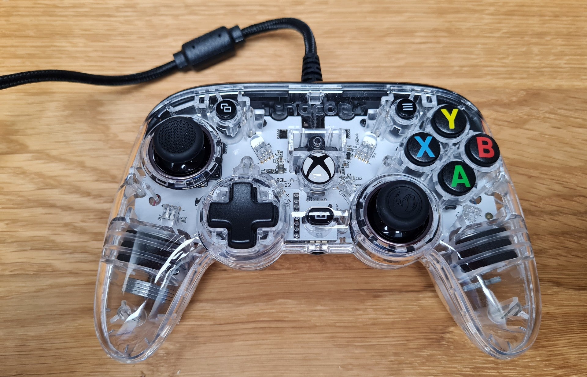 Nacon Pro Compact Colorlight Controller im Test - Leuchtet, ist ...