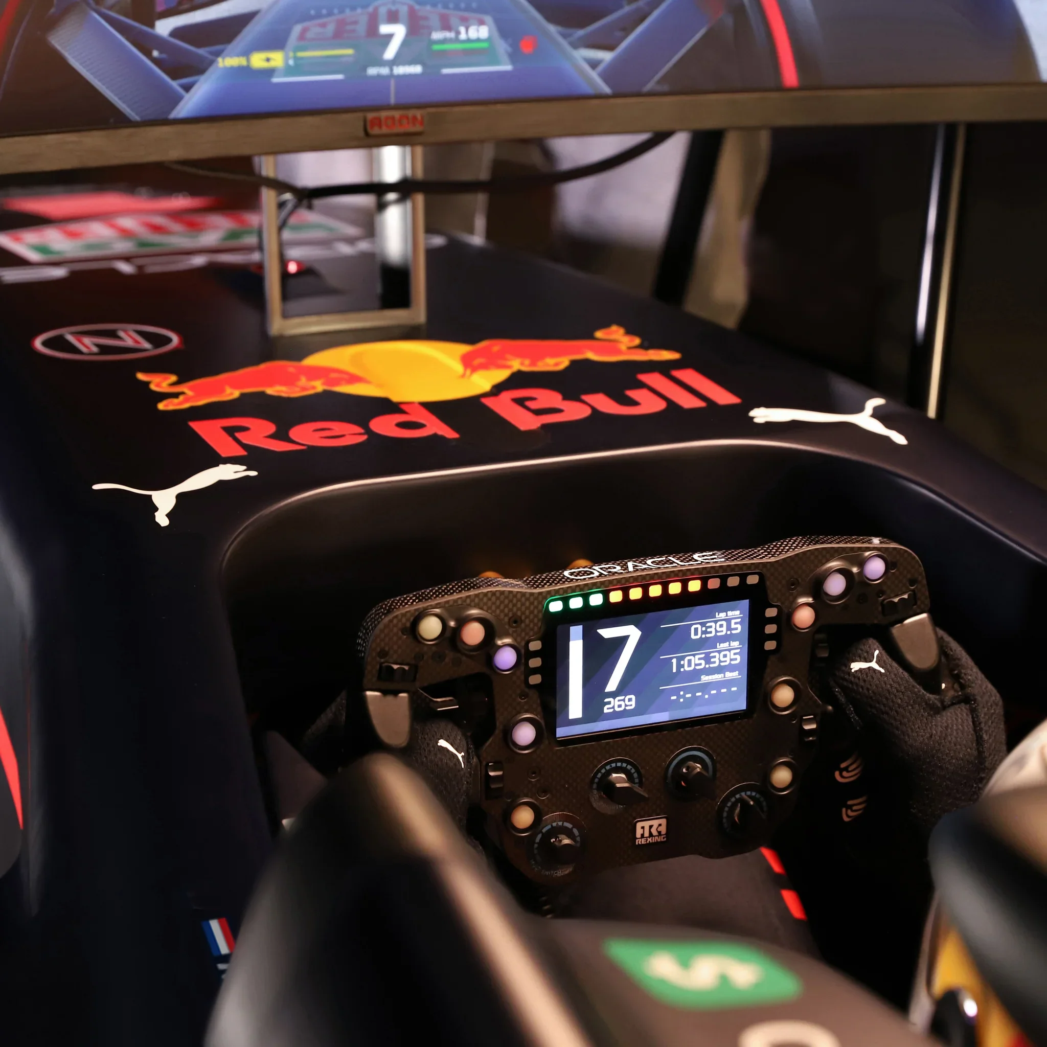 Por €116 mil, podes ter um cockpit de simulação da Redbull na tua sala ...