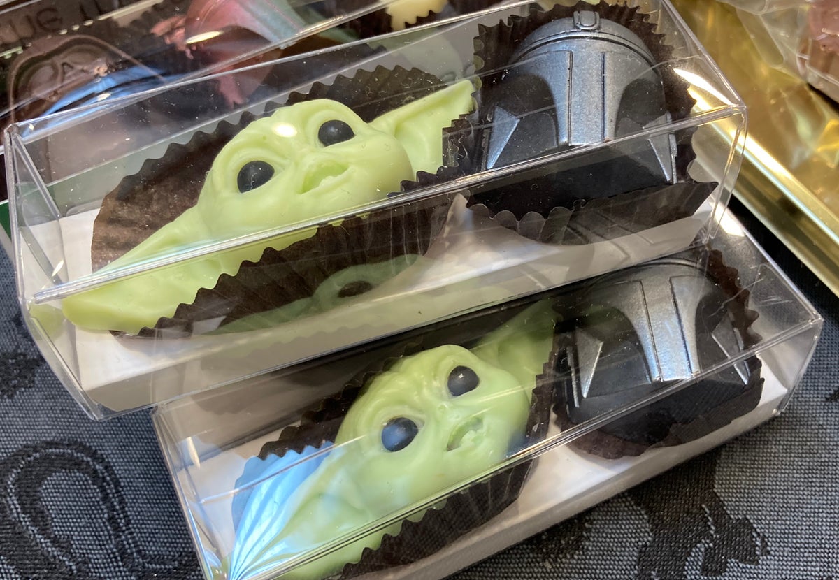 Yes, that's a Grogu made of chocolate (and yes, you really want to eat ...