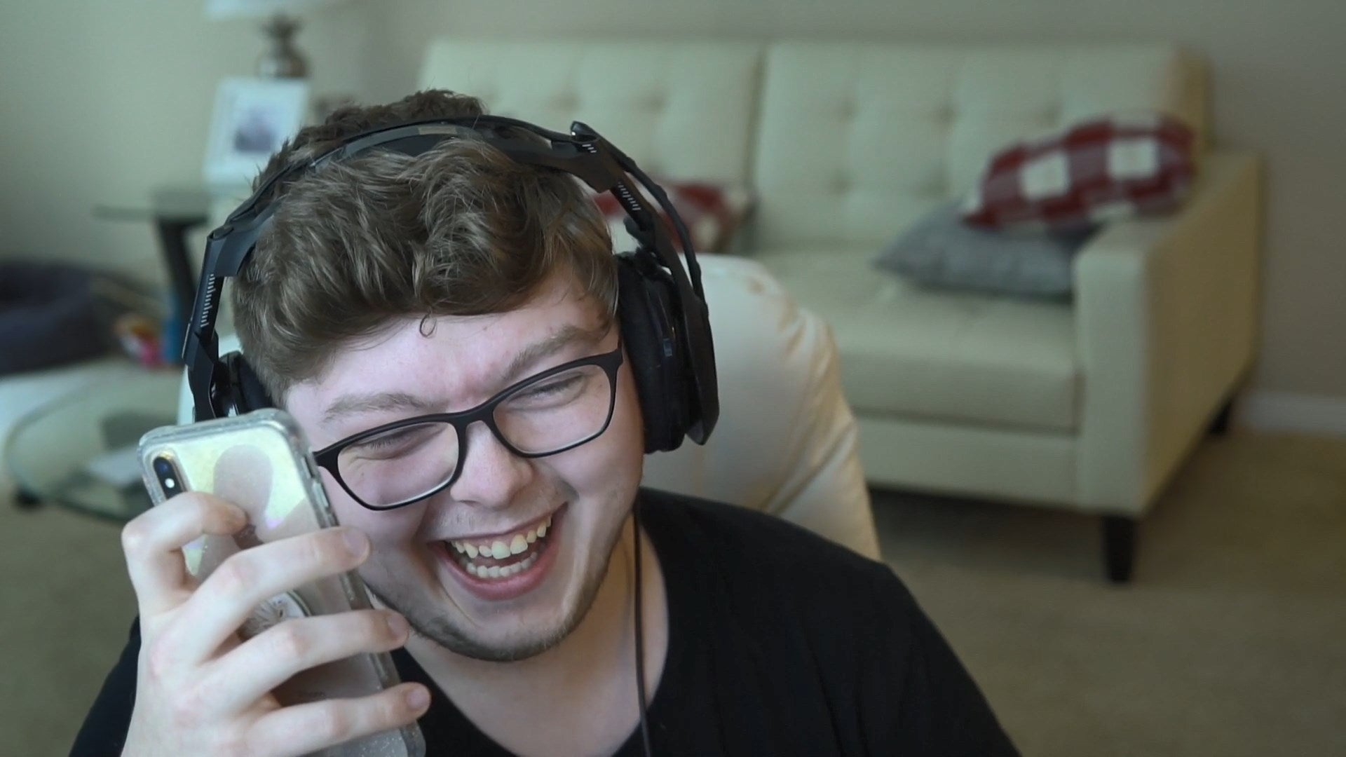 Fortnite pro pays off mother's student loans live on stream | VG247