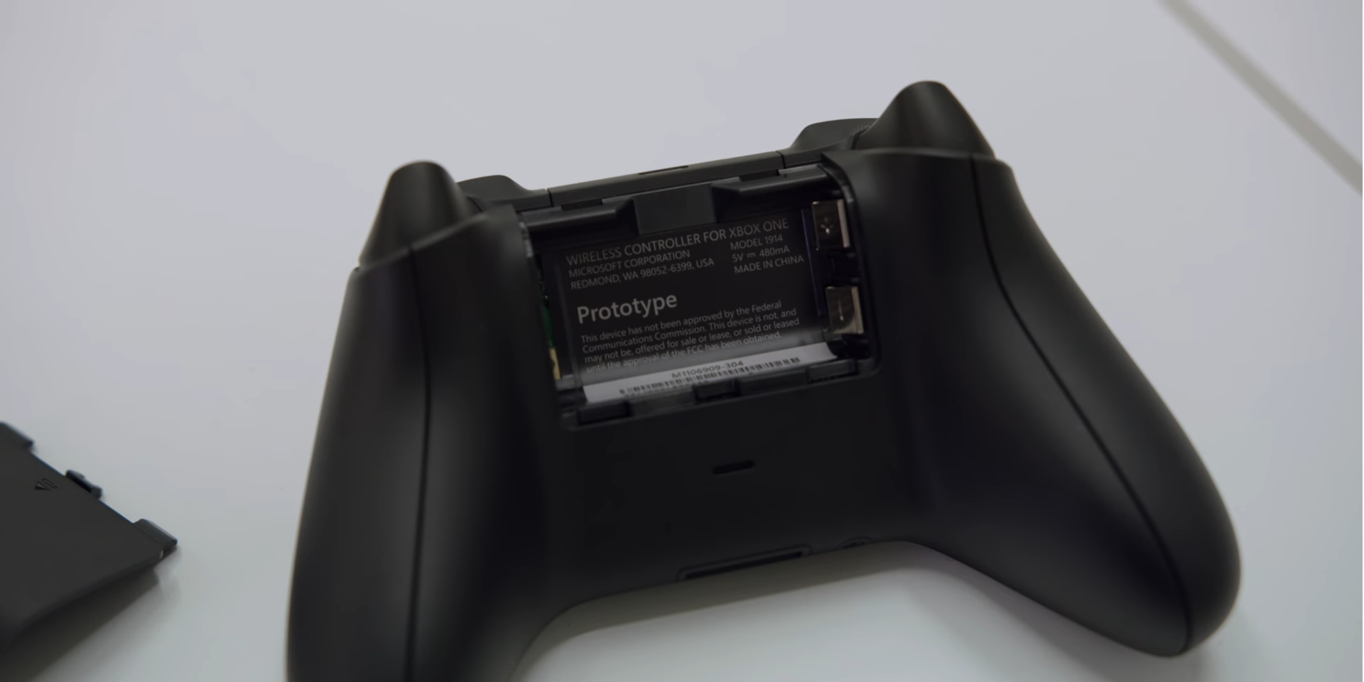 Novo comando da Xbox Series X continua a usar pilhas AA | Eurogamer.pt