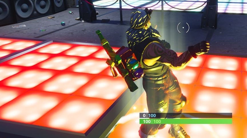 Fortnite - wyzwanie: Stocz pojedynek taneczny w opuszczonej posiadłości ...