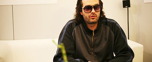 Kudo: Kinect works with sitting, standing and "everything in between ...