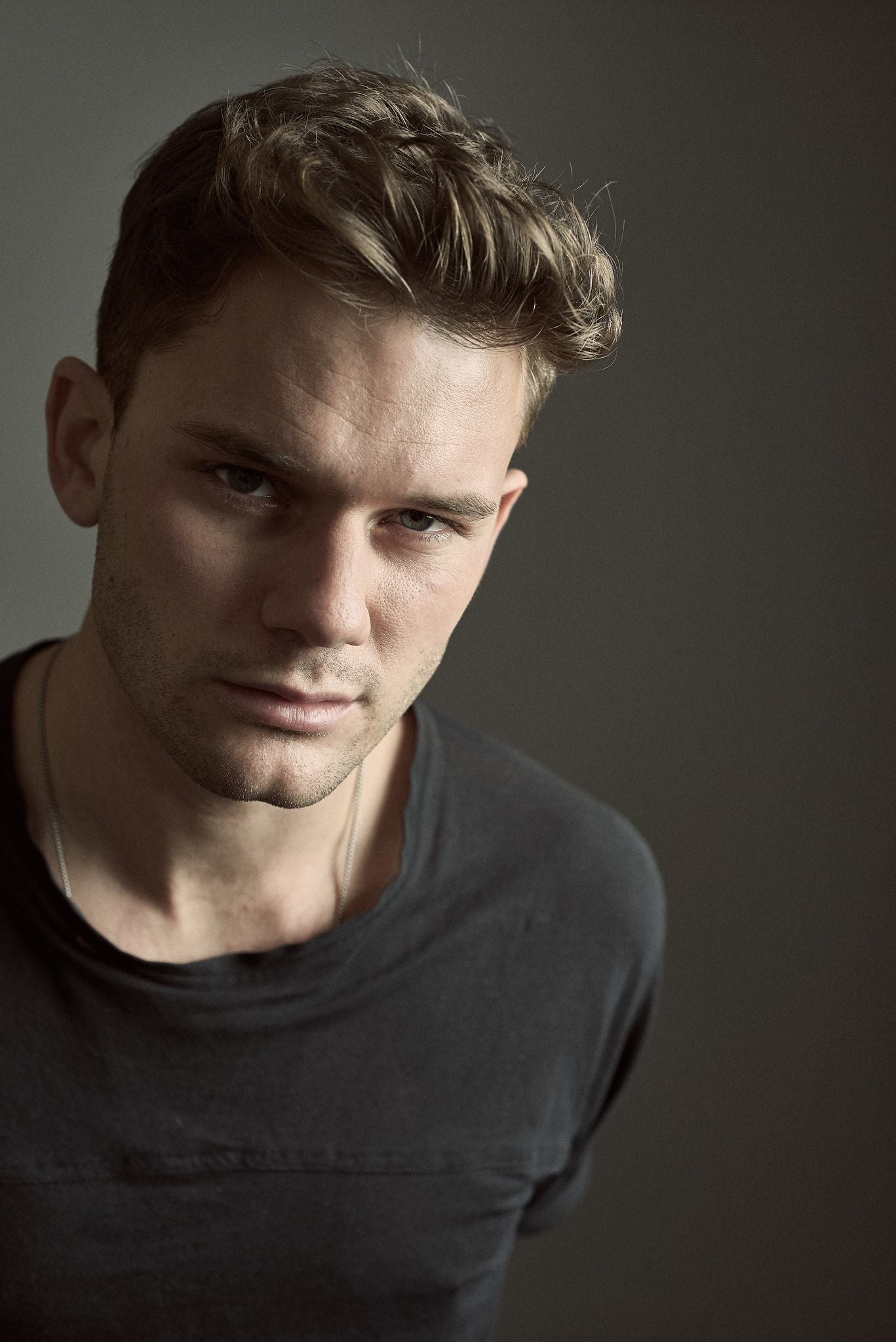 Return to Silent Hill casts War Horse's Jeremy Irvine as James ...