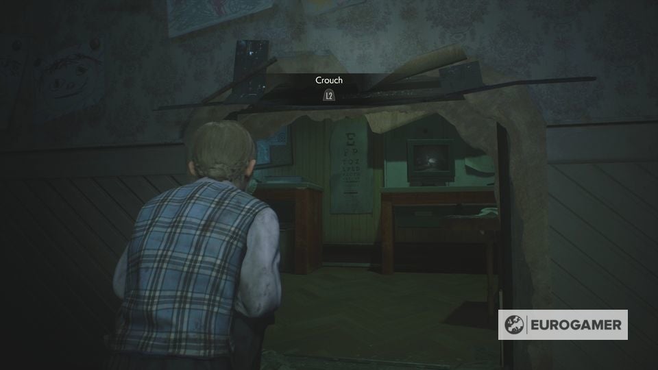 Resident Evil 2 - Orphanage, Sherry block puzzle and Sherry stealth ...