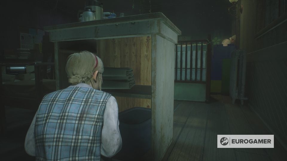 Resident Evil 2 - Orphanage, Sherry block puzzle and Sherry stealth ...