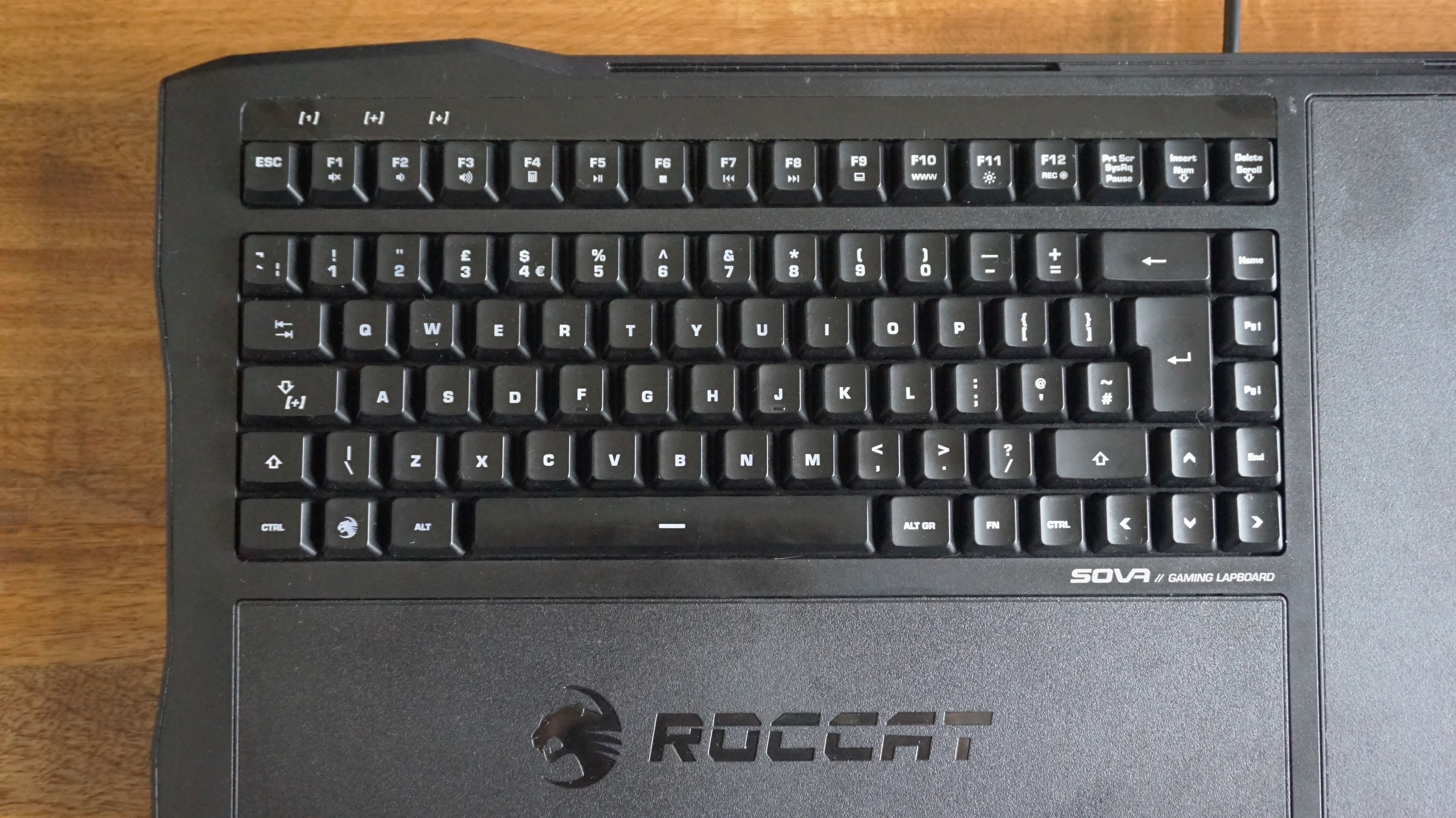 Roccat Sova review: The ultimate lapboard for PC | Rock Paper Shotgun