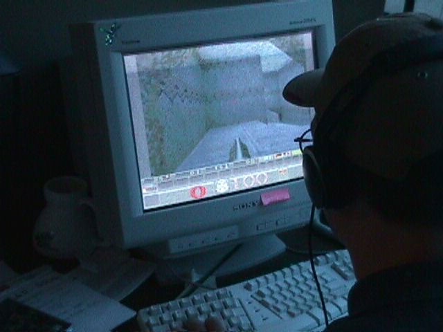 This is what Valve looked like in 1998 (nice CRTs) | VG247